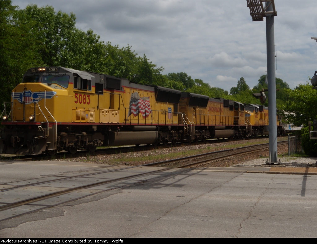 UP 5083 leads the MASKC westbound on track 1